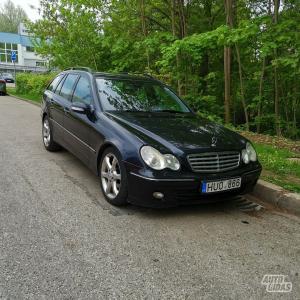 Mercedes-Benz c-220 2005 Viļņa, ar dzinēja tilpumu 2.20 L un nobraukumu 386 tūkst. km par 1700 €, foto  vietnē AUTOMOTO.COM.LV