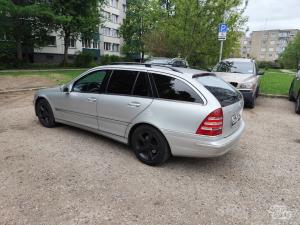 Mercedes-Benz c-220 2005 in Vilnius, with an engine capacity of 2.20 L and mileage of 445 thousand km for 1200 €, photo 4 on AUTOMOTO.COM.LV