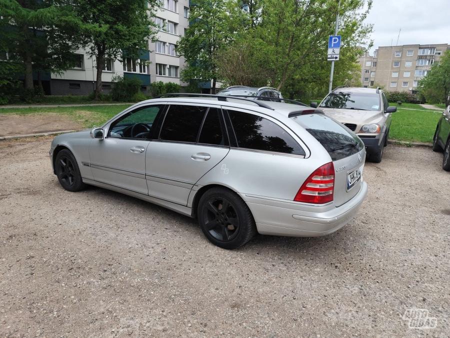 Mercedes-Benz c-220 2005 in Vilnius, with an engine capacity of 2.20 L and mileage of 445 thousand km for 1200 €, photo 4 on AUTOMOTO.COM.LV