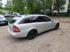 Mercedes-Benz c-220 2005 in Vilnius, with an engine capacity of 2.20 L and mileage of 445 thousand km for 1200 €, photo 5 on AUTOMOTO.COM.LV