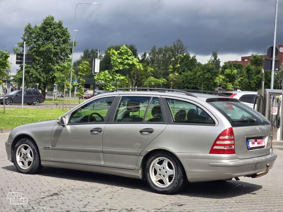 Mercedes-Benz c-220 2005 in Vilnius, with an engine capacity of 2.10 L and mileage of 360 thousand km for 950 €, photo 9 on AUTOMOTO.COM.LV