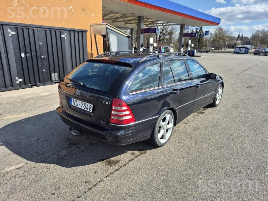 Мерседес Ц 220 2005 в Елгава, объемом двигателя 2.20 л и пробегом 345 тыс. км за 1800 €, фото 4 на AUTOMOTO.COM.LV