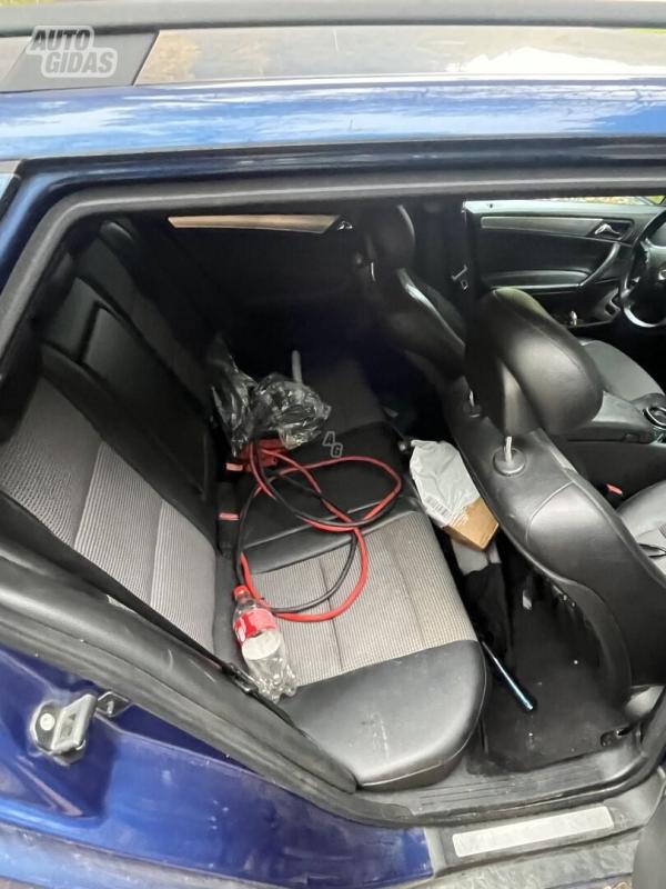 Mercedes-Benz c-220 2005 in Vilnius, with an engine capacity of 2.20 L and mileage of 514 thousand km for 1150 €, photo 7 on AUTOMOTO.COM.LV