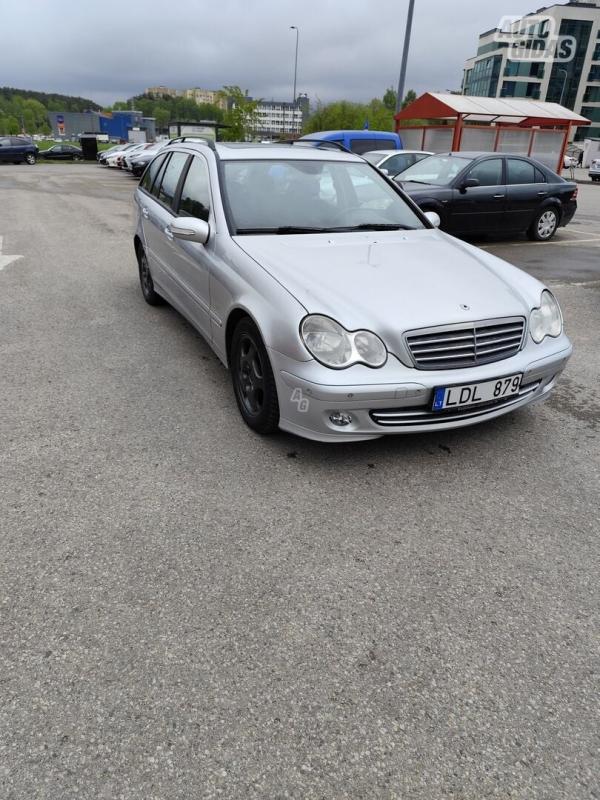 Mercedes-Benz c-220 2006 Viļņa, ar dzinēja tilpumu 2.20 L un nobraukumu 401 tūkst. km par 1250 €, foto 3 vietnē AUTOMOTO.COM.LV