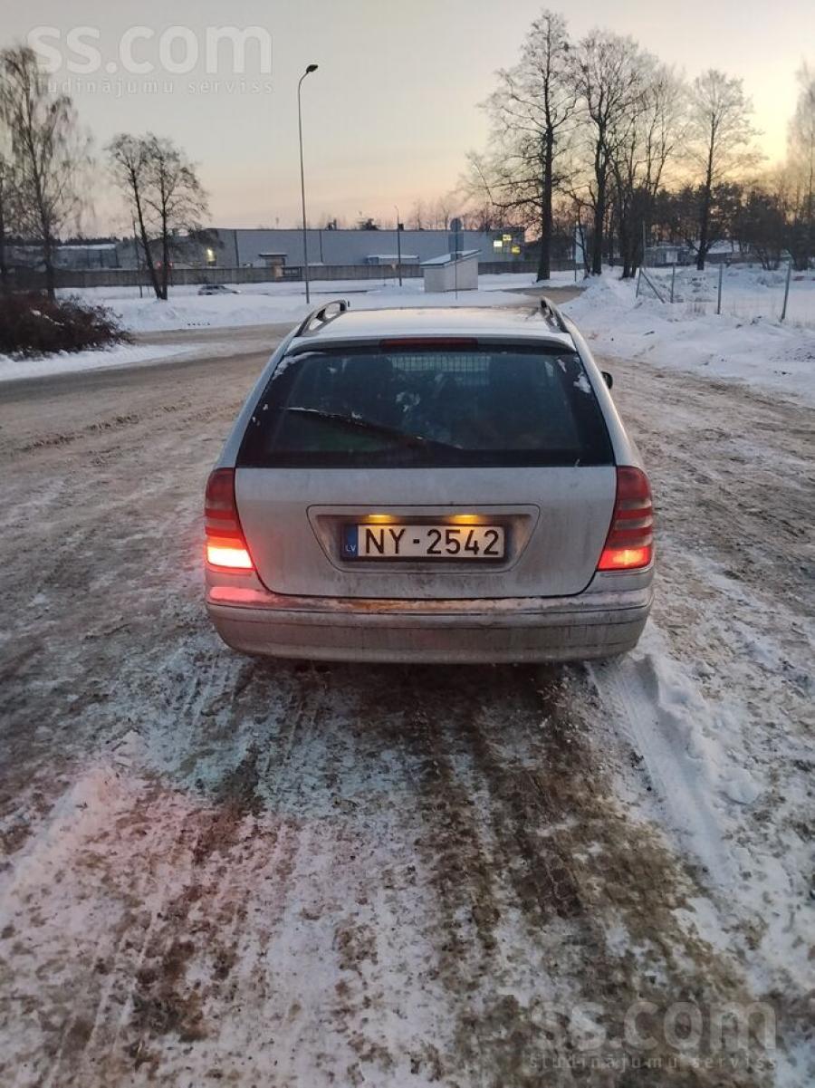 Mercedes-Benz c-220 2006 in Riga, with an engine capacity of 2.20 L and mileage of 0 thousand km for 2100 €, photo 4 on AUTOMOTO.COM.LV