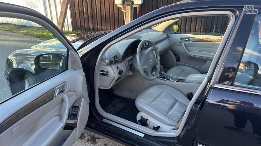 Mercedes-Benz c-220 2006 in Vilnius, with an engine capacity of 2.20 L and mileage of 359 thousand km for 1700 €, photo 6 on AUTOMOTO.COM.LV