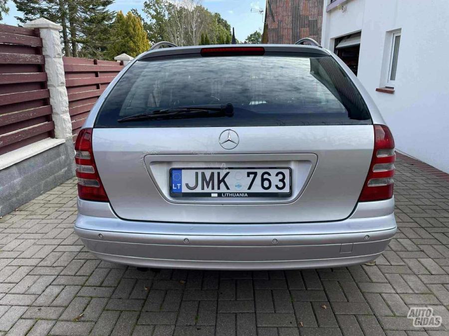 Mercedes-Benz c-220 2007 in Gargzdai, with an engine capacity of 2.20 L and mileage of 302 thousand km for 1850 €, photo 5 on AUTOMOTO.COM.LV
