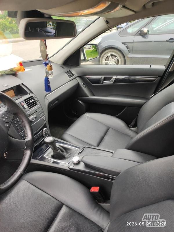Mercedes-Benz c-220 2008 in Mazeikiai, with an engine capacity of 2.20 L and mileage of 304 thousand km for 2350 €, photo 5 on AUTOMOTO.COM.LV
