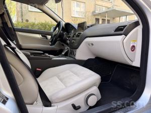 Mercedes-Benz c-220 2008 Liepāja, ar dzinēja tilpumu 2.20 L un nobraukumu 267 tūkst. km par 3800 €, foto 12 vietnē AUTOMOTO.COM.LV