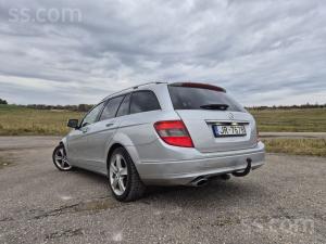 Mercedes-Benz c-220 2008 in Bauska, with an engine capacity of 2.20 L and mileage of 330 thousand km for 2162 €, photo 4 on AUTOMOTO.COM.LV