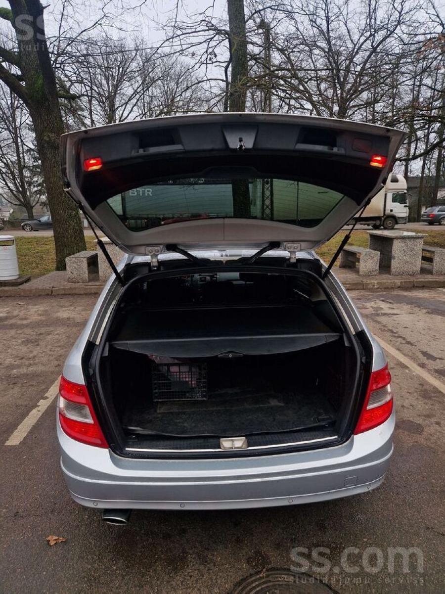 Mercedes-Benz c-220 2009 Rīga, ar dzinēja tilpumu 2.20 L un nobraukumu 334 tūkst. km par 3700 €, foto 4 vietnē AUTOMOTO.COM.LV
