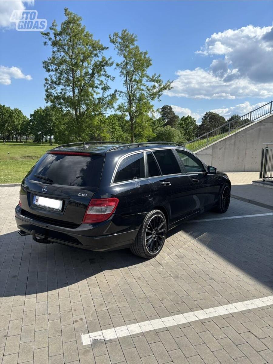 Mercedes-Benz c-220 2009 in Vilnius, with an engine capacity of 2.20 L and mileage of 390 thousand km for 3900 €, photo 9 on AUTOMOTO.COM.LV