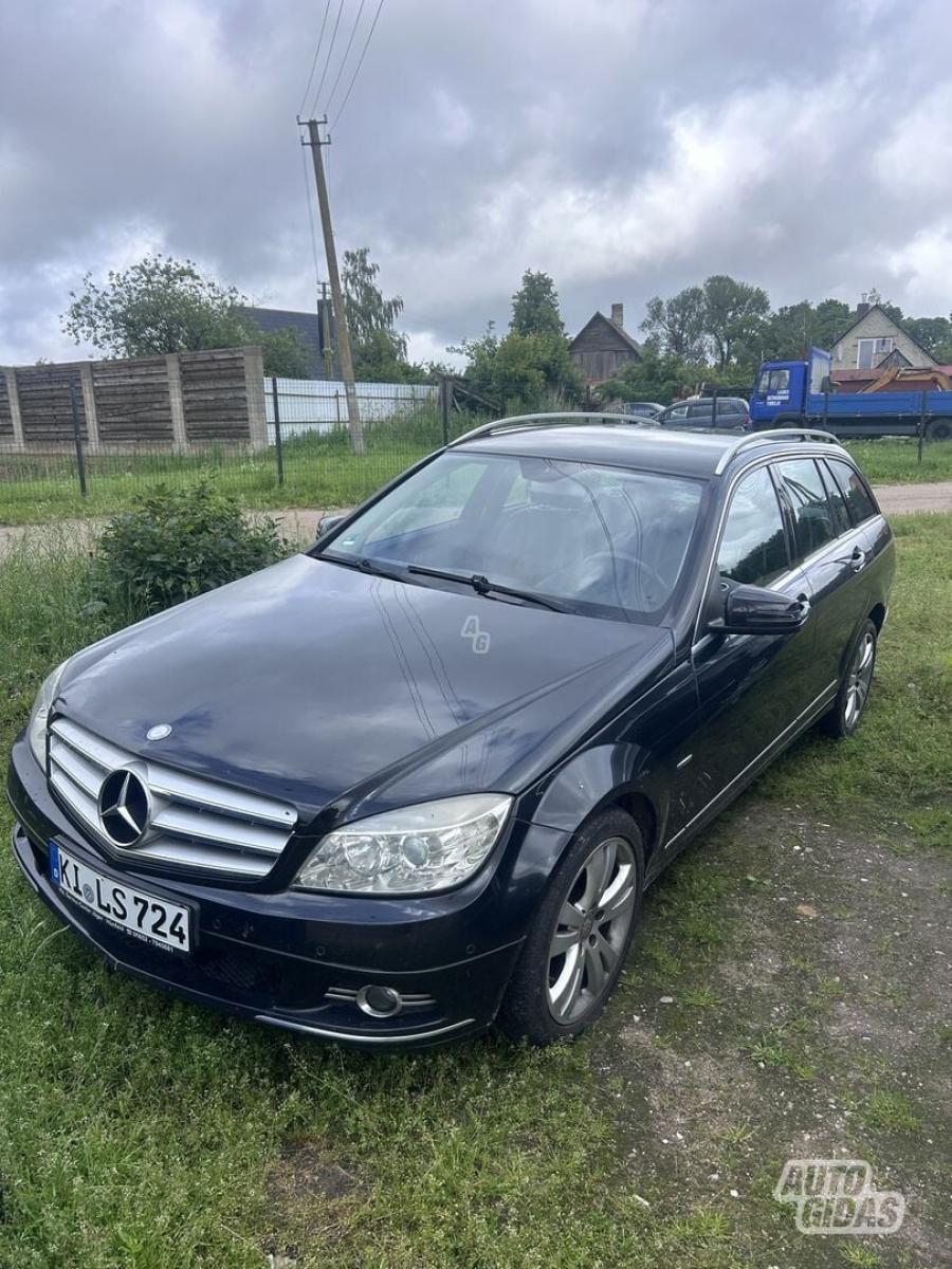 Mercedes-Benz c-220 2009 in Vilnius, with an engine capacity of 2.20 L and mileage of 386 thousand km for 2500 €, photo 1 on AUTOMOTO.COM.LV