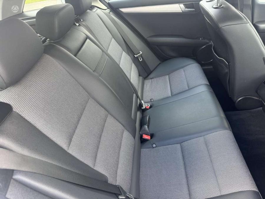 Mercedes-Benz c-220 2010 in Vilnius, with an engine capacity of 2.14 L and mileage of 241 thousand km for 5100 €, photo 17 on AUTOMOTO.COM.LV