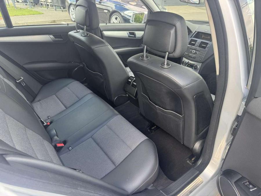 Mercedes-Benz c-220 2010 in Vilnius, with an engine capacity of 2.14 L and mileage of 241 thousand km for 5100 €, photo 18 on AUTOMOTO.COM.LV