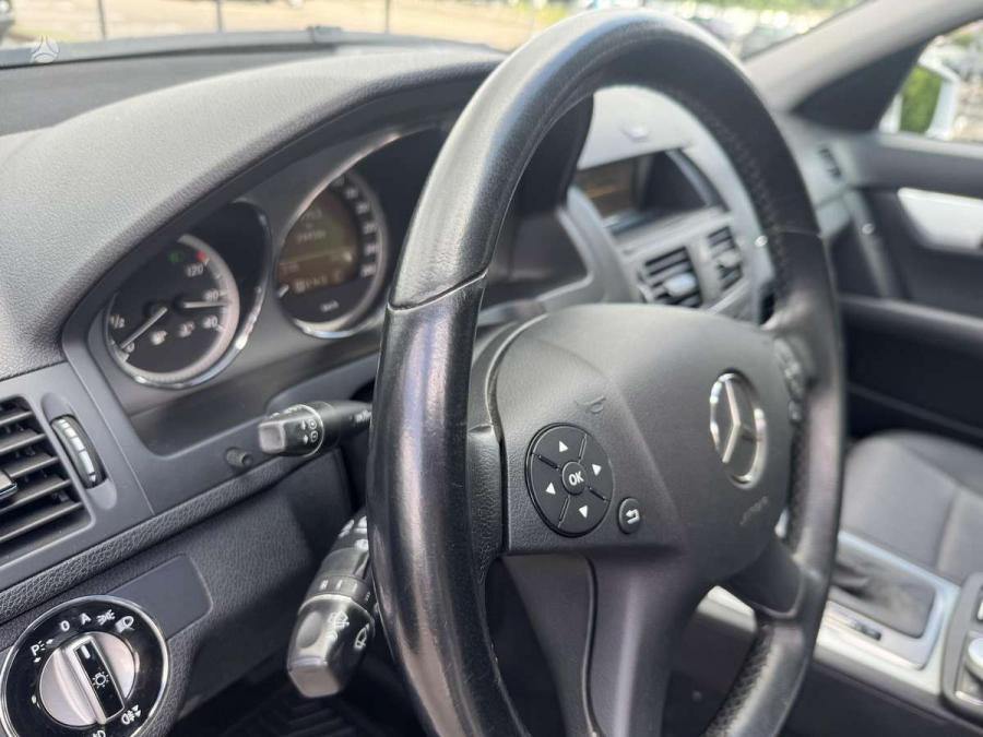 Mercedes-Benz c-220 2010 in Vilnius, with an engine capacity of 2.14 L and mileage of 241 thousand km for 5100 €, photo 25 on AUTOMOTO.COM.LV