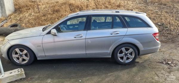 Mercedes-Benz c-220 2010 Panevēža vietnē Mercedes-Benz c-220 2010 Panevēža, ar dzinēja tilpumu 2.00 L un nobraukumu 220 tūkst. km par 1400 €, foto 10 vietnē AUTOMOTO.COM.LV
