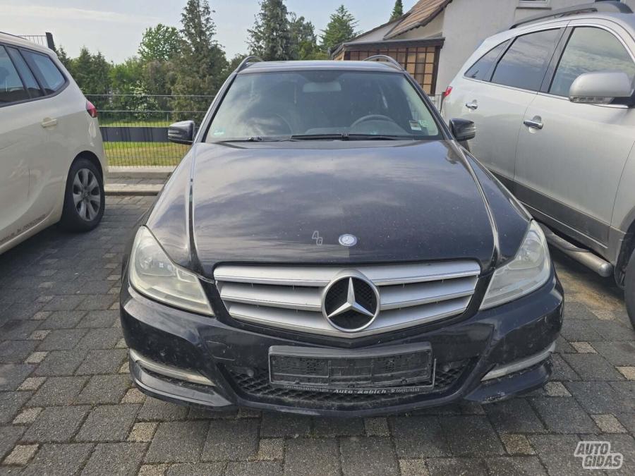 Mercedes-Benz c-220 2011 in Kaunas, with an engine capacity of 2.10 L and mileage of 380 thousand km for 2555 €, photo 7 on AUTOMOTO.COM.LV