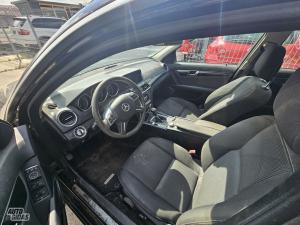 Mercedes-Benz c-220 2011 in Kaunas, with an engine capacity of 2.10 L and mileage of 301 thousand km for 2650 €, photo 6 on AUTOMOTO.COM.LV
