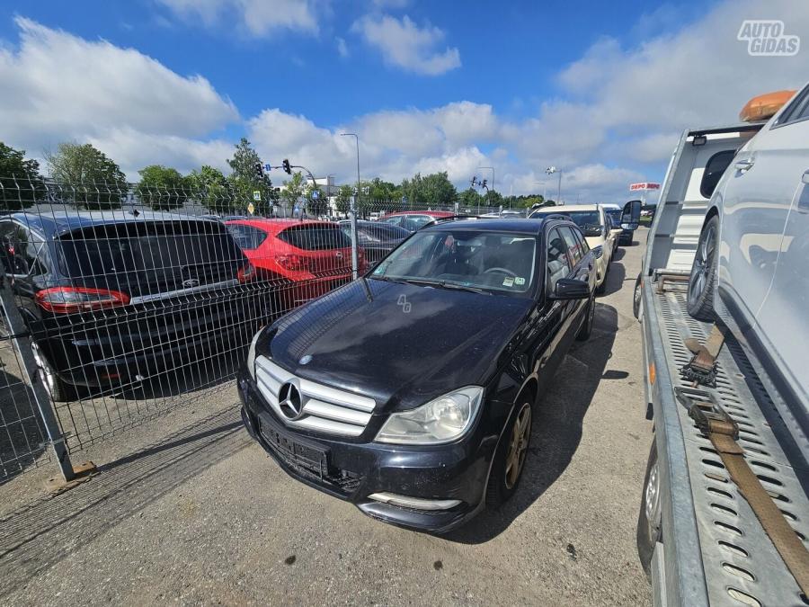 Mercedes-Benz c-220 2011 in Kaunas, with an engine capacity of 2.10 L and mileage of 301 thousand km for 2650 €, photo 7 on AUTOMOTO.COM.LV