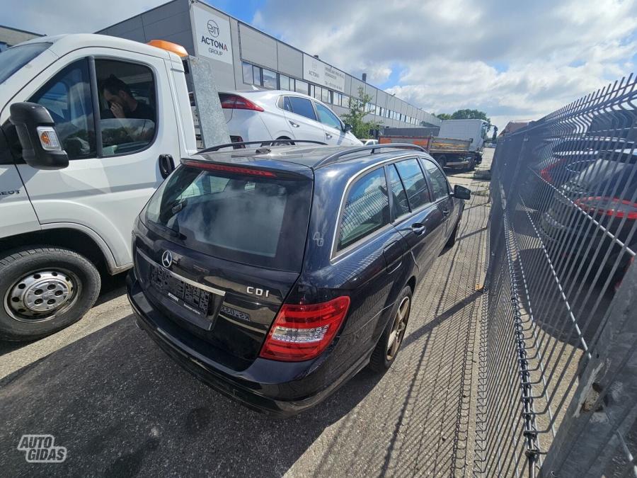 Mercedes-Benz c-220 2011 in Kaunas, with an engine capacity of 2.10 L and mileage of 301 thousand km for 2650 €, photo 8 on AUTOMOTO.COM.LV