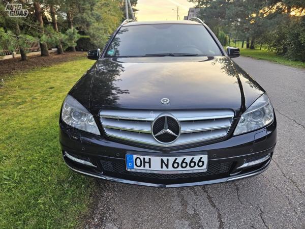 Мерседес Ц 220 2011 в Мажейкяй, объемом двигателя 2.20 л и пробегом 221 тыс. км за 3999 €, фото 4 на AUTOMOTO.COM.LV