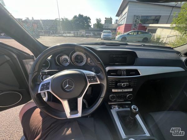 Mercedes-Benz c-220 2012 Viļņa, ar dzinēja tilpumu 2.10 L un nobraukumu 357 tūkst. km par 5900 €, foto 9 vietnē AUTOMOTO.COM.LV