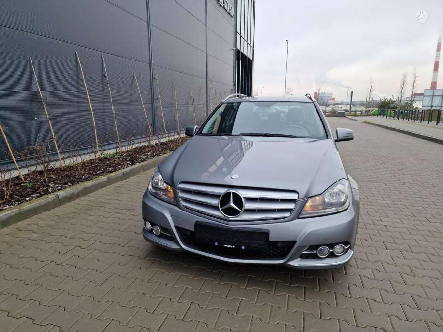 Mercedes-Benz c-220 2012 in Vilnius, with an engine capacity of 2.14 L and mileage of 220 thousand km for 6599 €, photo 2 on AUTOMOTO.COM.LV