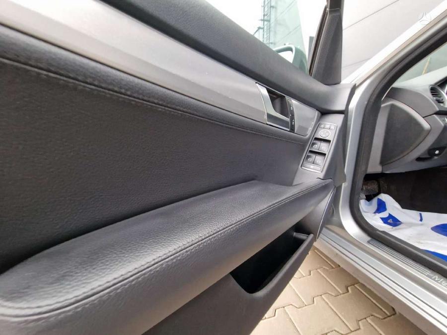 Mercedes-Benz c-220 2012 in Vilnius, with an engine capacity of 2.14 L and mileage of 220 thousand km for 6599 €, photo 12 on AUTOMOTO.COM.LV