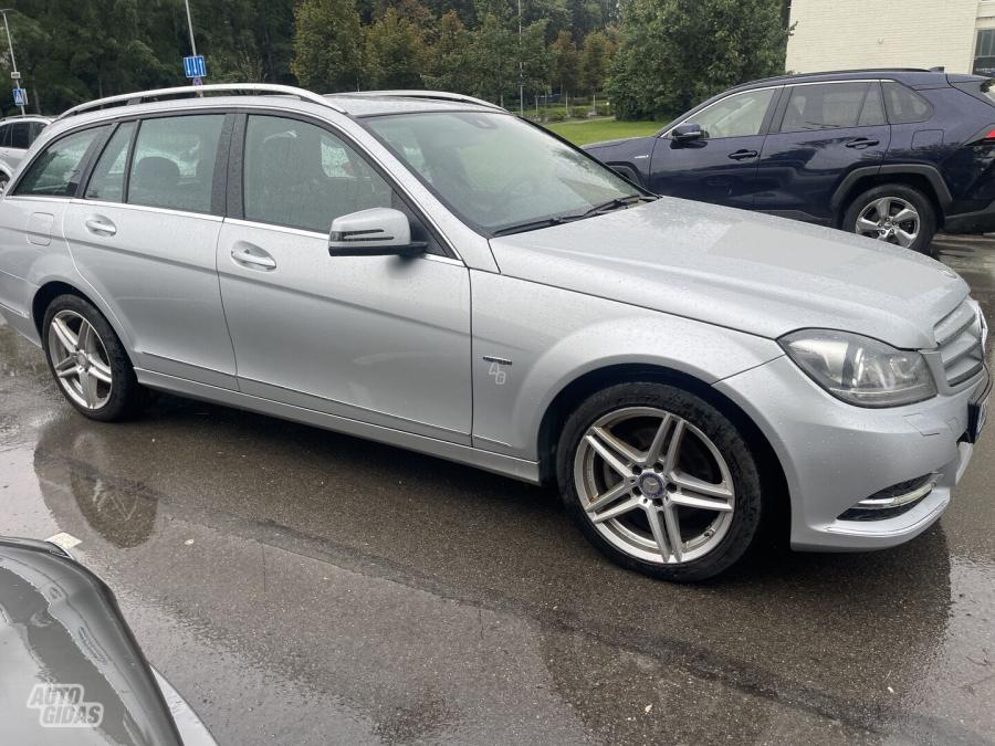 Mercedes-Benz c-220 2012 in Vilnius, with an engine capacity of 2.20 L and mileage of 300 thousand km for 2500 €, photo 10 on AUTOMOTO.COM.LV