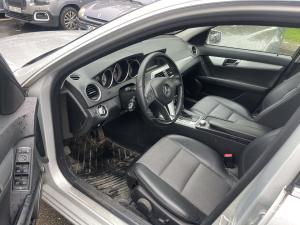 Mercedes-Benz c-220 2012 in Vilnius, with an engine capacity of 2.20 L and mileage of 300 thousand km for 2500 €, photo 14 on AUTOMOTO.COM.LV