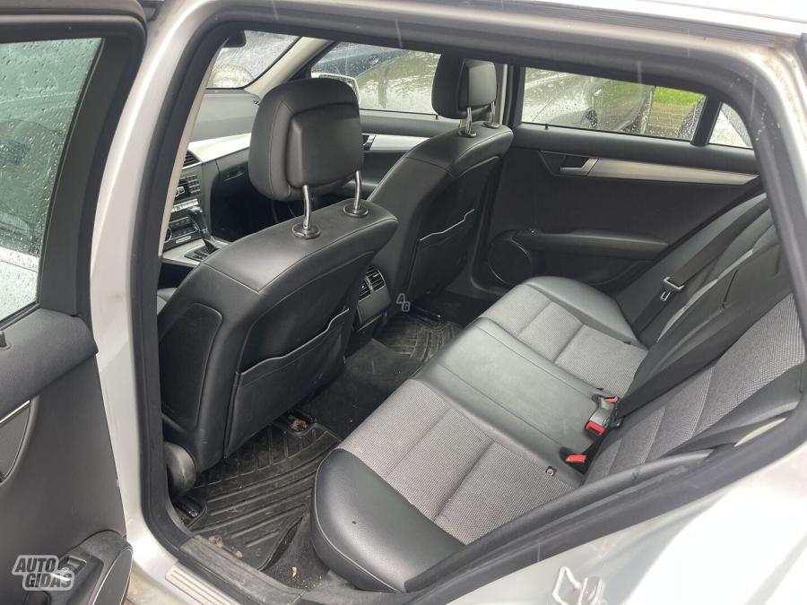 Mercedes-Benz c-220 2012 in Vilnius, with an engine capacity of 2.20 L and mileage of 300 thousand km for 2500 €, photo 16 on AUTOMOTO.COM.LV