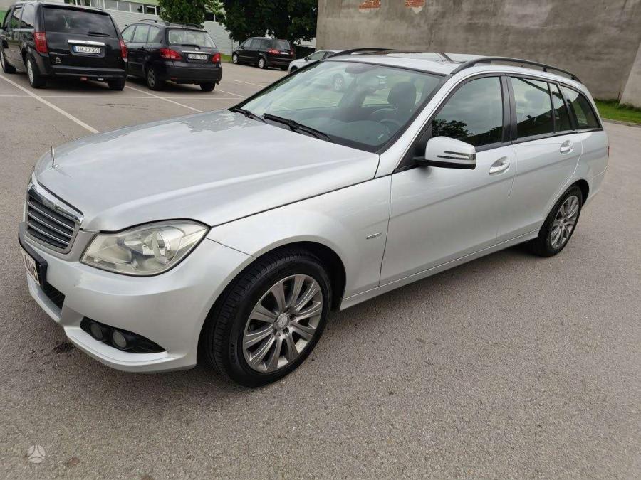 Mercedes-Benz c-220 2013 in Klaipeda, with an engine capacity of 2.14 L and mileage of 270 thousand km for 4650 €, photo 3 on AUTOMOTO.COM.LV