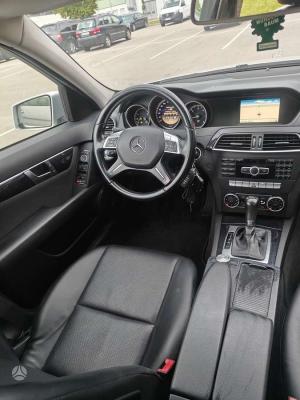 Mercedes-Benz c-220 2013 in Klaipeda, with an engine capacity of 2.14 L and mileage of 270 thousand km for 4650 €, photo 8 on AUTOMOTO.COM.LV