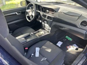 Mercedes-Benz c-220 2013 in Marijampole, with an engine capacity of 2.10 L and mileage of 260 thousand km for 2199 €, photo 10 on AUTOMOTO.COM.LV