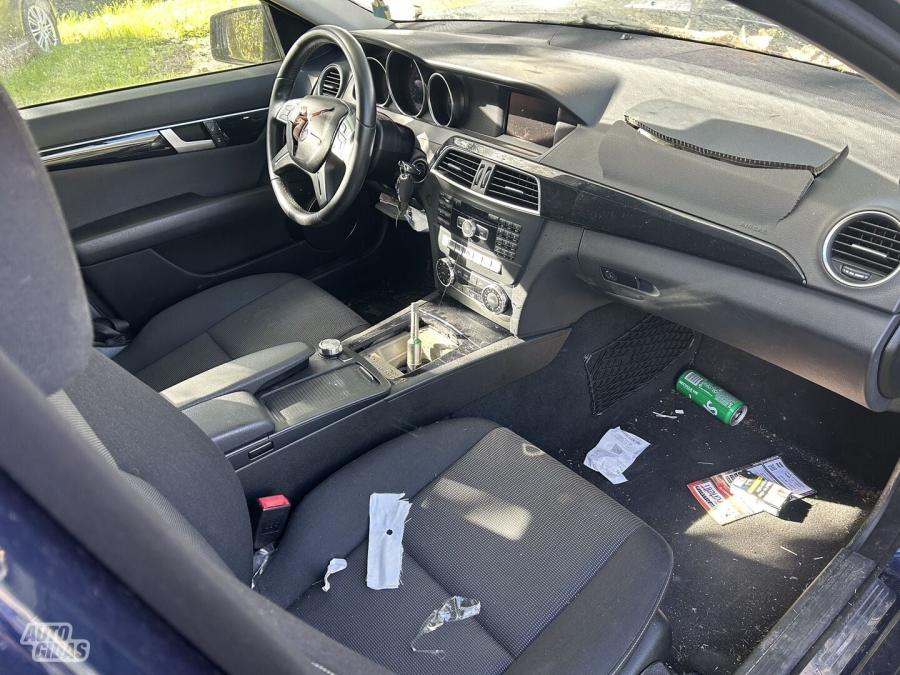 Mercedes-Benz c-220 2013 in Marijampole, with an engine capacity of 2.10 L and mileage of 260 thousand km for 2199 €, photo 10 on AUTOMOTO.COM.LV