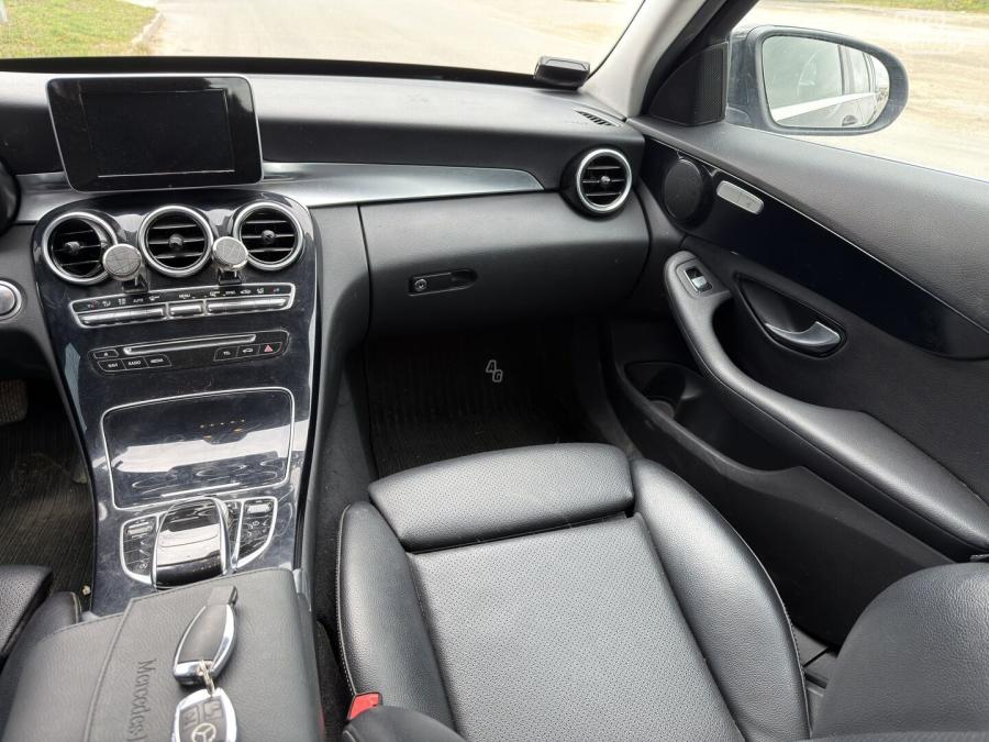 Mercedes-Benz c-220 2015 Panevēža, ar dzinēja tilpumu 2.10 L un nobraukumu 375 tūkst. km par 8450 €, foto 16 vietnē AUTOMOTO.COM.LV