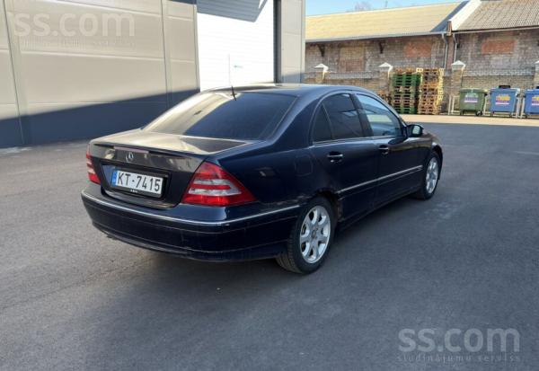 Violets Mercedes-Benz c-220 2006 Rīga, ar dzinēja tilpumu 2.20 L un nobraukumu 350 tūkst. km par 1500 €, foto 4 vietnē AUTOMOTO.COM.LV
