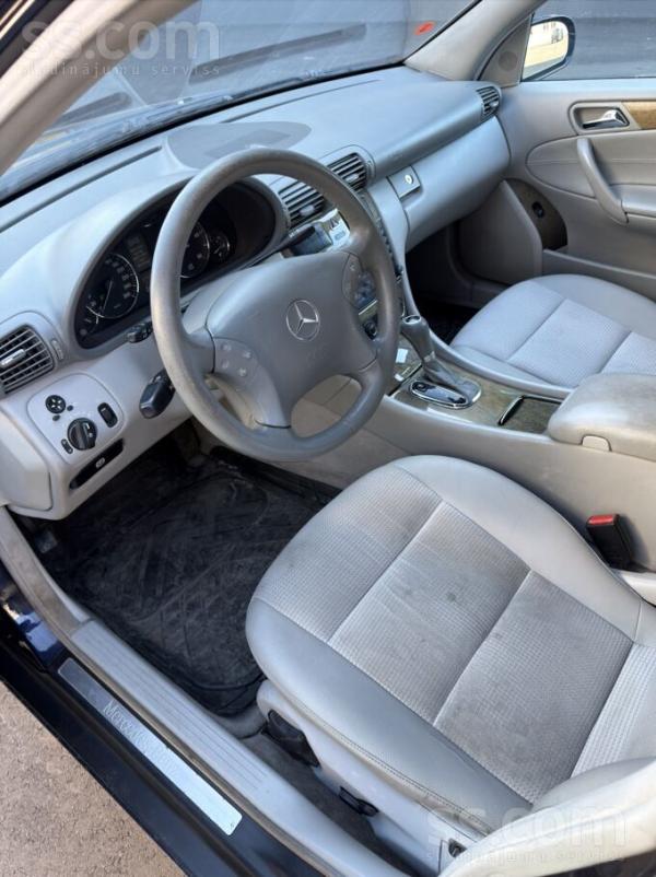 Violets Mercedes-Benz c-220 2006 Rīga, ar dzinēja tilpumu 2.20 L un nobraukumu 350 tūkst. km par 1500 €, foto 7 vietnē AUTOMOTO.COM.LV