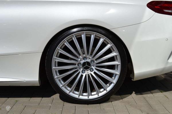 White Mercedes-Benz c-220 2017 in Vilnius, with an engine capacity of 2.14 L and mileage of 125 thousand km for 25000 €, photo 7 on AUTOMOTO.COM.LV