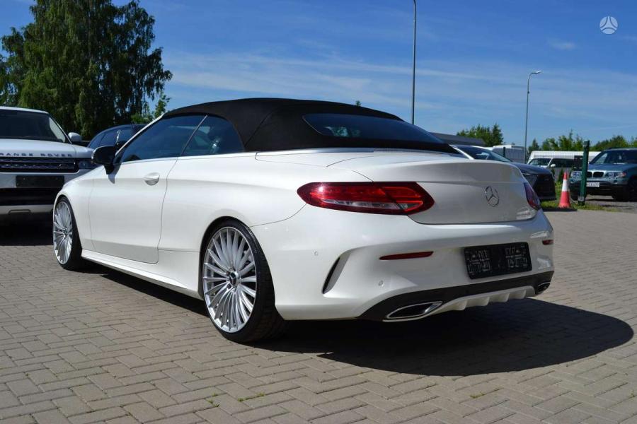 White Mercedes-Benz c-220 2017 in Vilnius, with an engine capacity of 2.14 L and mileage of 125 thousand km for 25000 €, photo 14 on AUTOMOTO.COM.LV