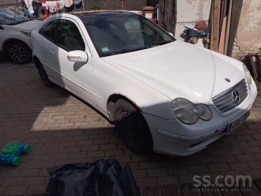Balts Mercedes-Benz c-220 2001 Rīga, ar dzinēja tilpumu 2.20 L un nobraukumu 313 tūkst. km par 500 €, foto 3 vietnē AUTOMOTO.COM.LV