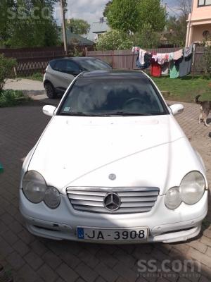Balts Mercedes-Benz c-220 2001 Rīga, ar dzinēja tilpumu 2.20 L un nobraukumu 313 tūkst. km par 500 €, foto 4 vietnē AUTOMOTO.COM.LV