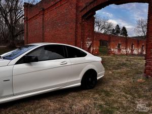 White Mercedes-Benz c-220 2011 in Vilnius, with an engine capacity of 2.10 L and mileage of 300 thousand km for 9200 €, photo 7 on AUTOMOTO.COM.LV