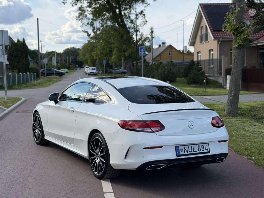 White Mercedes-Benz c-220 2016 in Siauliai, with an engine capacity of 2.14 L and mileage of 155 thousand km for 19000 €, photo 4 on AUTOMOTO.COM.LV