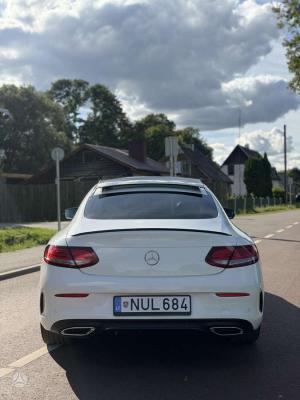 White Mercedes-Benz c-220 2016 in Siauliai, with an engine capacity of 2.14 L and mileage of 155 thousand km for 19000 €, photo 5 on AUTOMOTO.COM.LV