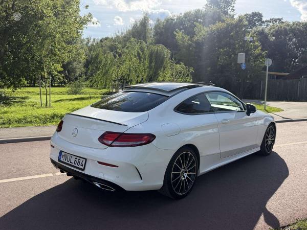 White Mercedes-Benz c-220 2016 in Siauliai, with an engine capacity of 2.14 L and mileage of 155 thousand km for 19000 €, photo 5 on AUTOMOTO.COM.LV