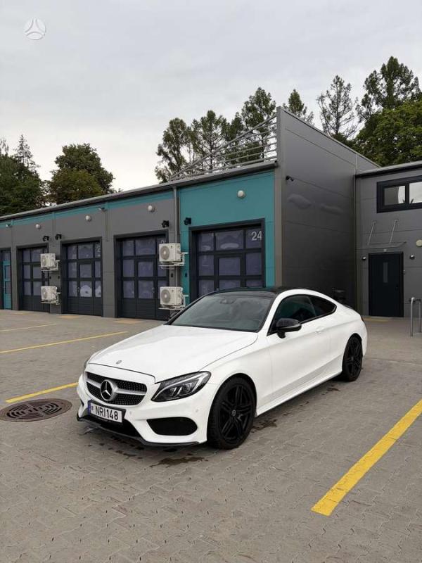 White Mercedes-Benz c-220 2016 in Vilnius, with an engine capacity of 2.14 L and mileage of 195 thousand km for 17900 €, photo 1 on AUTOMOTO.COM.LV