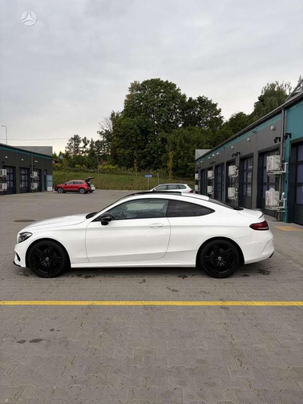 White Mercedes-Benz c-220 2016 in Vilnius, with an engine capacity of 2.14 L and mileage of 195 thousand km for 17900 €, photo 6 on AUTOMOTO.COM.LV