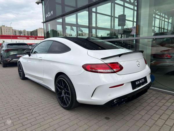 White Mercedes-Benz c-220 2017 in Vilnius, with an engine capacity of 2.14 L and mileage of 160 thousand km for 21400 €, photo 3 on AUTOMOTO.COM.LV